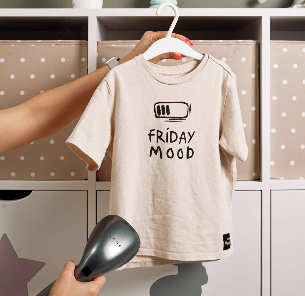 A Guide to Clothes Steamers: Steaming and Buying Tips – AENO Blog